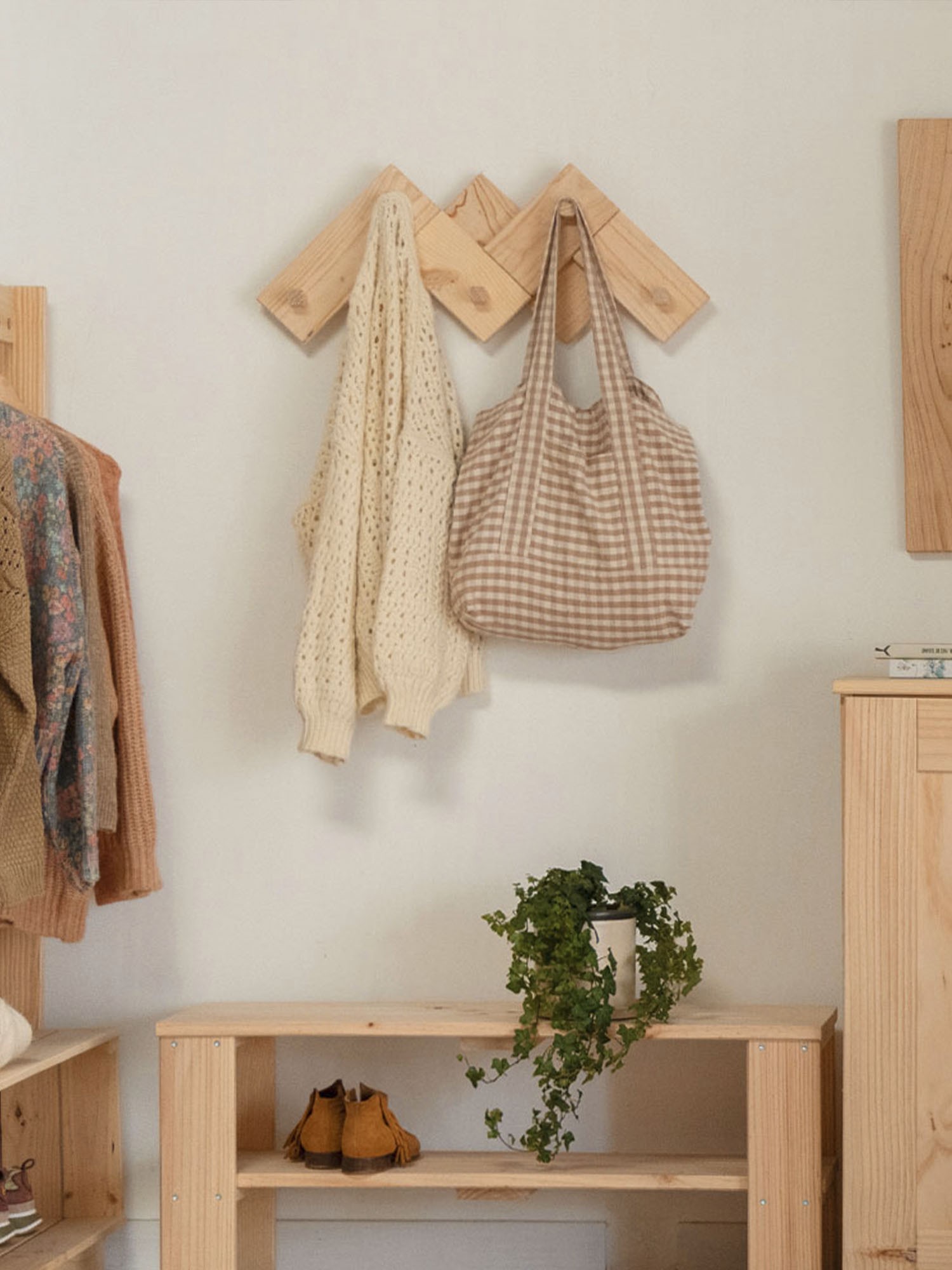 Perchero de pared CIMAS de madera | LUFE